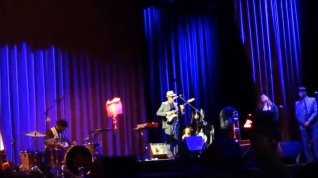 Hugh Laurie Careless Love Petersburg 02.06.2013)