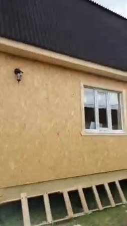 Видеоотзыв о каркасном доме 6х10 с мансардой с ломаной крышей с черновой отделкой ОСБ плитами