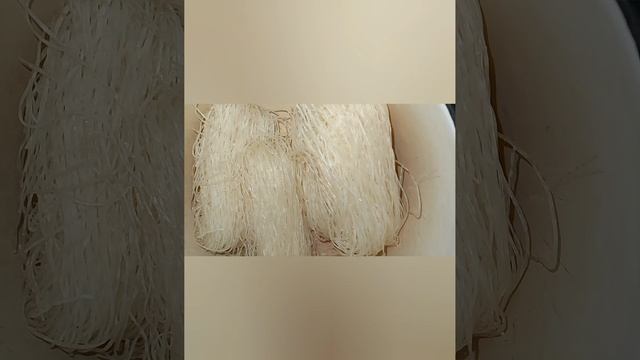 "Легкая фунчоза в сливочном соусе: идеальное блюдо за 15 минут! 🍜✨"