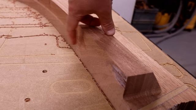 Современный способ придания формы деревянному форштевню лодки ｜ Building Temptress Ep7