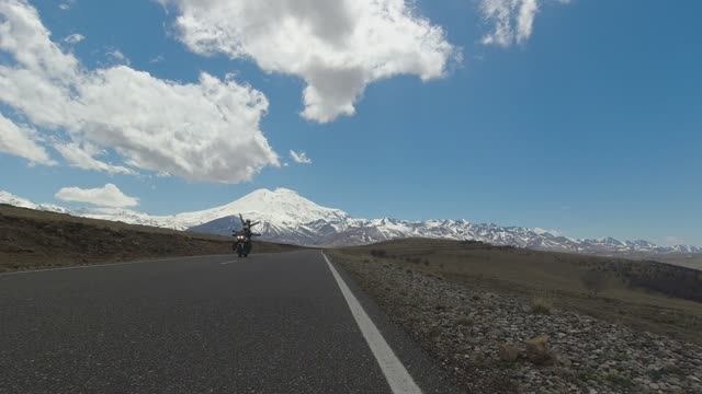 ШИКАРНАЯ ДОРОГА К ЭЛЬБРУСУ