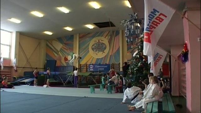 2009 12 26   Мегион  СК Олимп показательные выступления