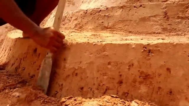 Два Индуса построили грязевую Виллу и бассейн на его крыше (документальный сериал)