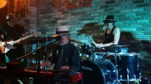 The 'Bluesgang' w/ Ron Gang (Organ,Harmonica) live at 'Sabo' restaurant in Ashdod,Israel 22.08.20(1