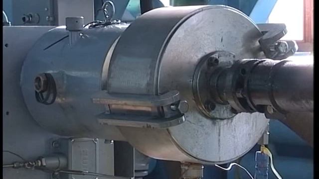 2002 04 Мегион. БПОпоПиРЕПУ ОАО СН МНГ  стенд по тестированию насосов и двигателей