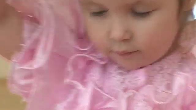 2010 06 04  Мегион  Подарки детям