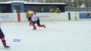 Разгромили  соперника  на  домашнем  льду.