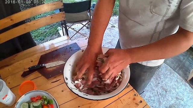 Шашлык на мангале из газового баллона!