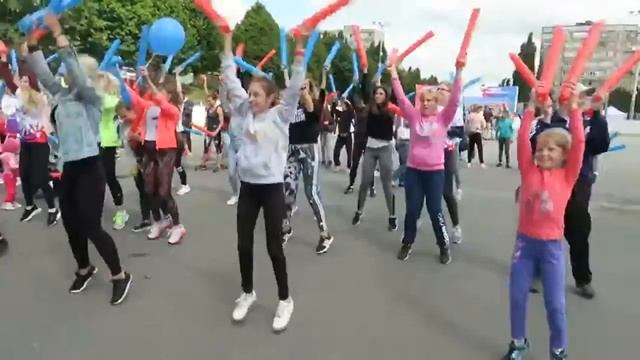 Фестиваль Все на спорт в Губкине  фитнес разминка  2019