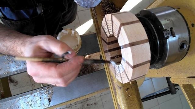 Шкатулка из контрастных пород дерева или 20 минут токарного кайфа.