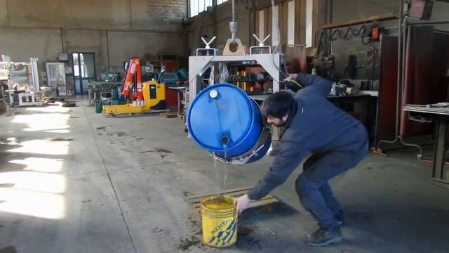 VEAB BS89 PF - ручной кантователь для подъема бочек фиксированного диаметра