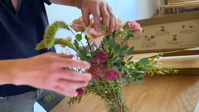 Подписка на цветы LetLoveBloom в Москве и Санкт-Петербурге
