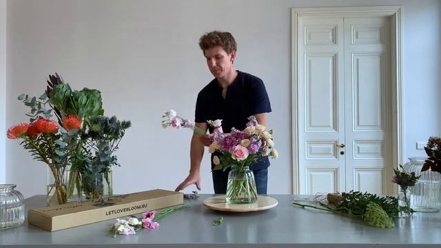 Подписка на цветы LetLoveBloom в Москве и Санкт-Петербурге
