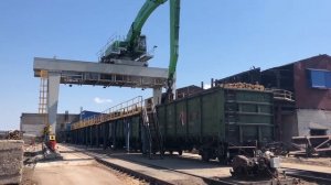 Эксплуатация_козлового_погрузчика_леса,_изготовленного_ООО_СКБ_«Высота