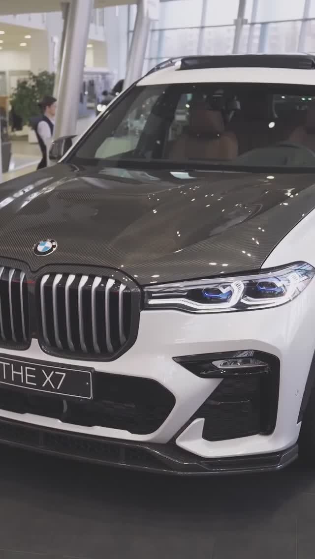 BMW X7 G07 полный карбоновый обвес у официального дилера