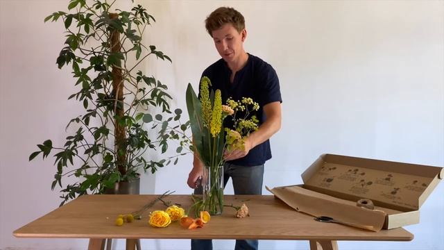 Цветочный абонемент LetLoveBloom в Москве и Санкт-Петербурге