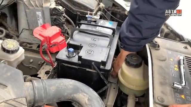 Как самостоятельно заменить аккумулятор в автомобиле?