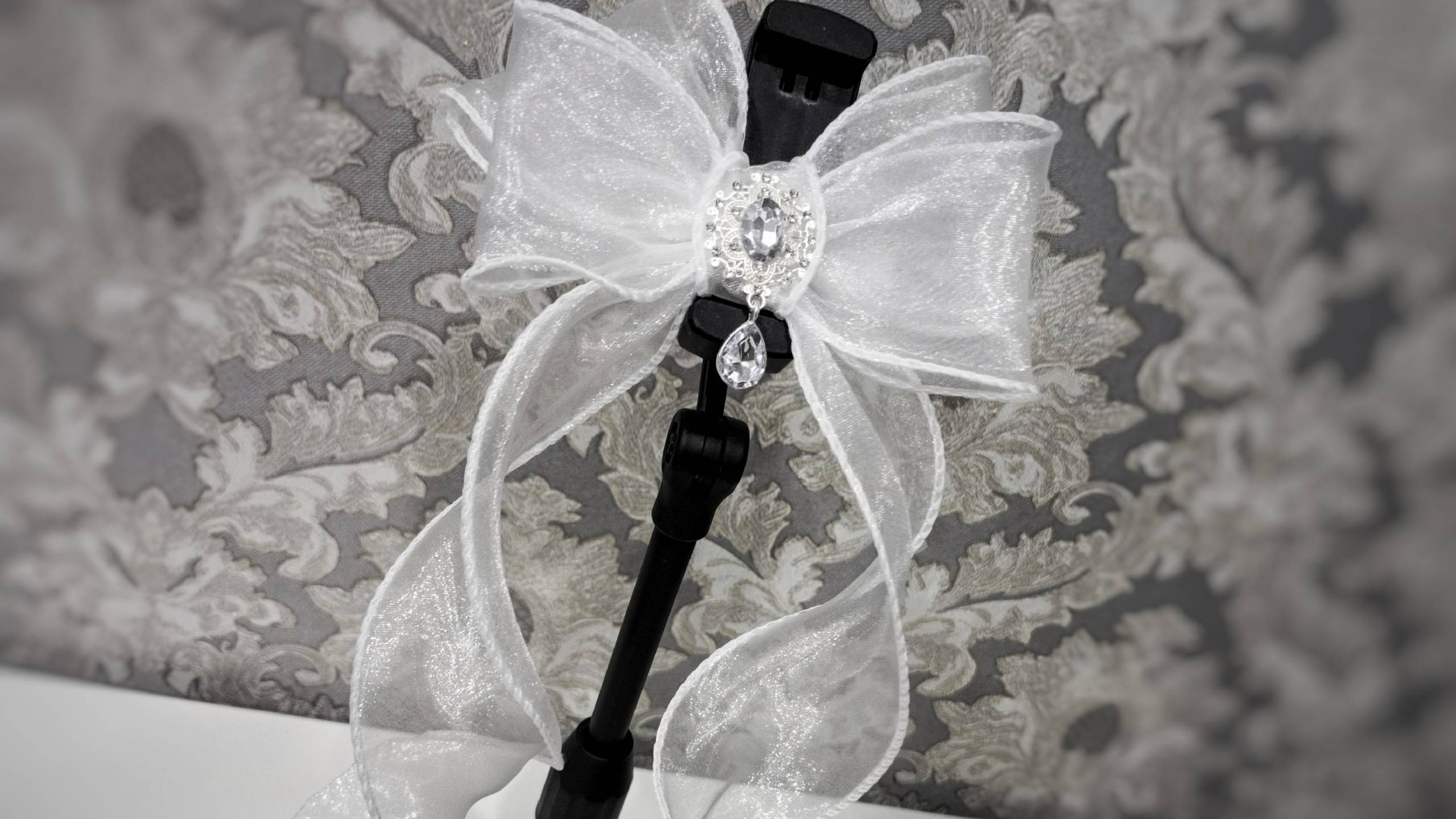 Бант из органзы (заколка-зажим)