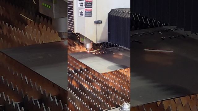 Работа станка лазерной резки