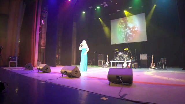 Марина Соболева. "За рекою трава густая". Экспромт-клип по мотивам выступления на одном из концертов