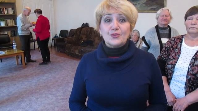 проЗрение, она увидела глазами, поэтому рассказала всем