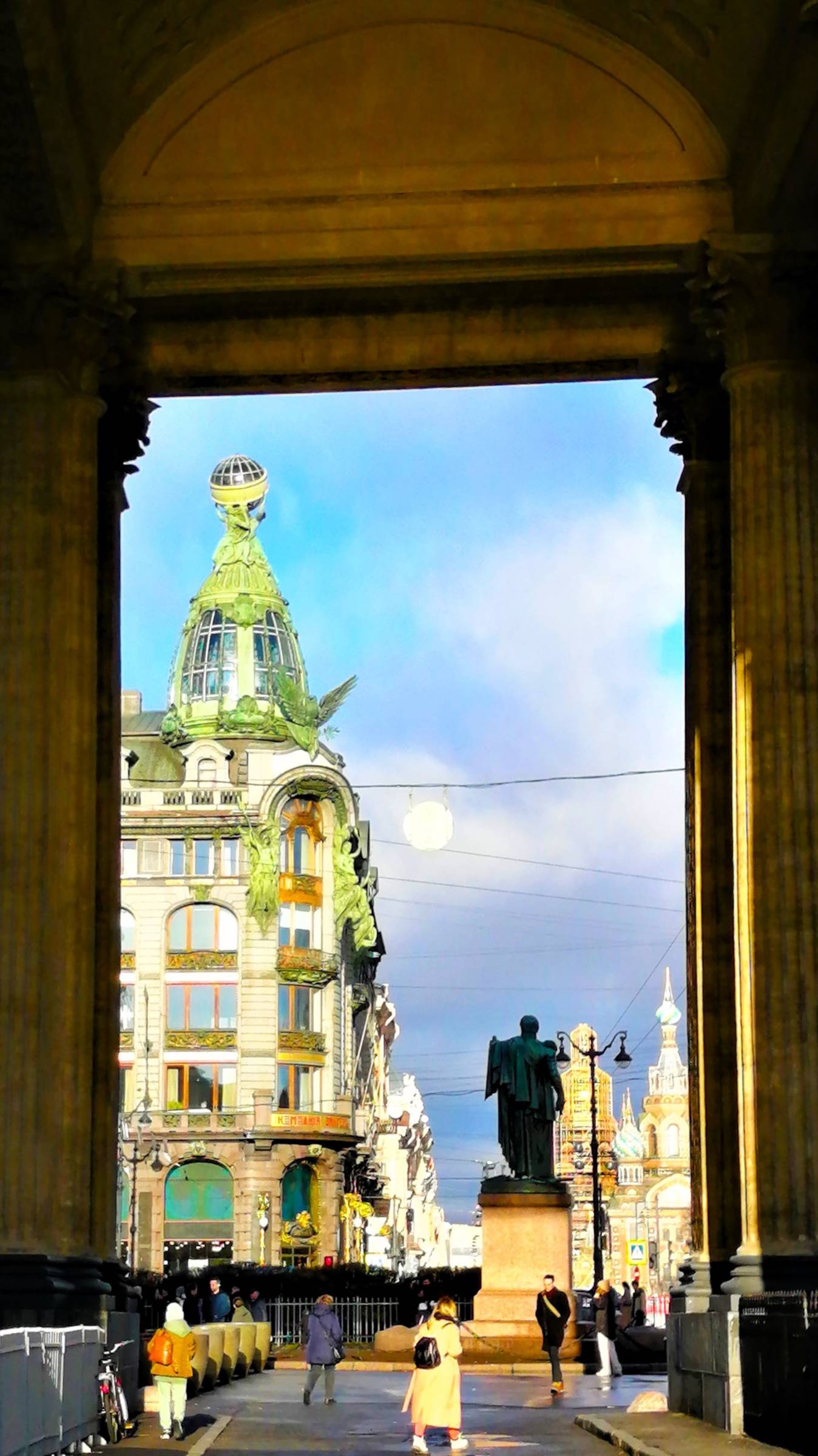 Дом книги в Санкт-Петербурге — открыт после реставрации