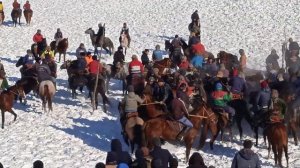 Абдуалим човандоз бо аспи Илхом асп бо номи Мустанг