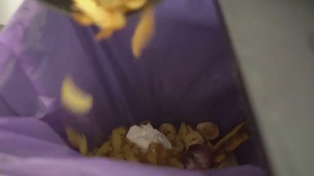 10 Вещей, Которые НЕ СТОИТ Покупать во ВРЕМЯ ЭКОНОМИЧЕСКОГО КРИЗИСА