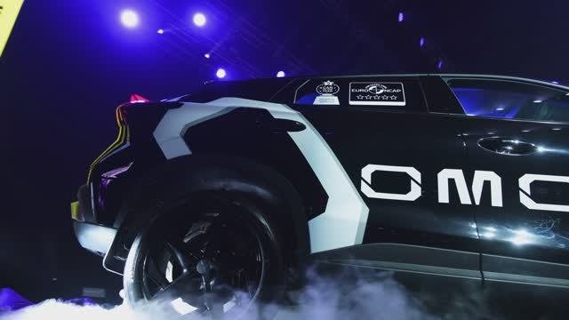 Дискотека 90-х и Omoda