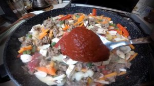 Овощная Феерия с Фаршем и Грибами: Запеканка, покоряющая вкусом и пользой.