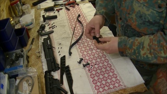 Crossbow Steambow AR-6 Stinger 2 - Ep. 4 - , assembly of "quick-detach ...