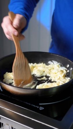 ЖАРЕННЫЙ РИС С ЯЙЦОМ ПО-КИТАЙСКИ