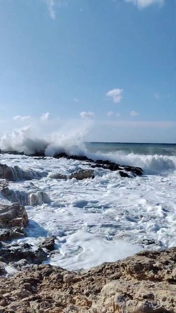 Морюшко сегодня волновалось за штормом можно смотреть долгими часами#море #черноеморе #штормнаморе