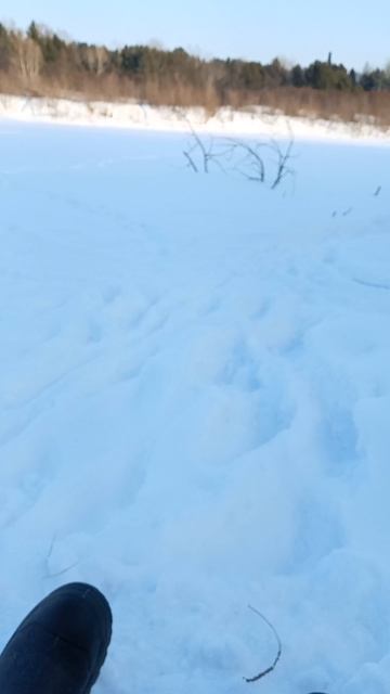 Спуск к реке, на зимнюю рыбалку)