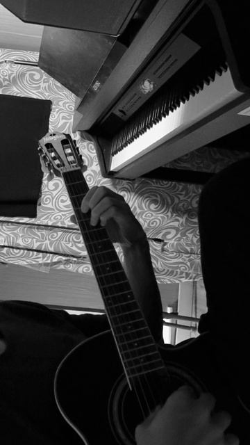 Одинокие вместе _1 // Alone Together _1
😞😔 
Музыка - Артур Шварц
🎸
Music by Arthur Schwartz