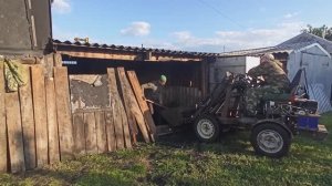 Затеяли капитальный ремонт нашей углярки, перегружаем из нее старый уголь в другую углярку