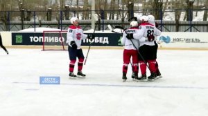 Громкая  хоккейная  победа на  домашнем  корте.
