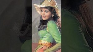 Зинат Аман #bollywood #болливудтайм #болливуд #любимыйболливуд