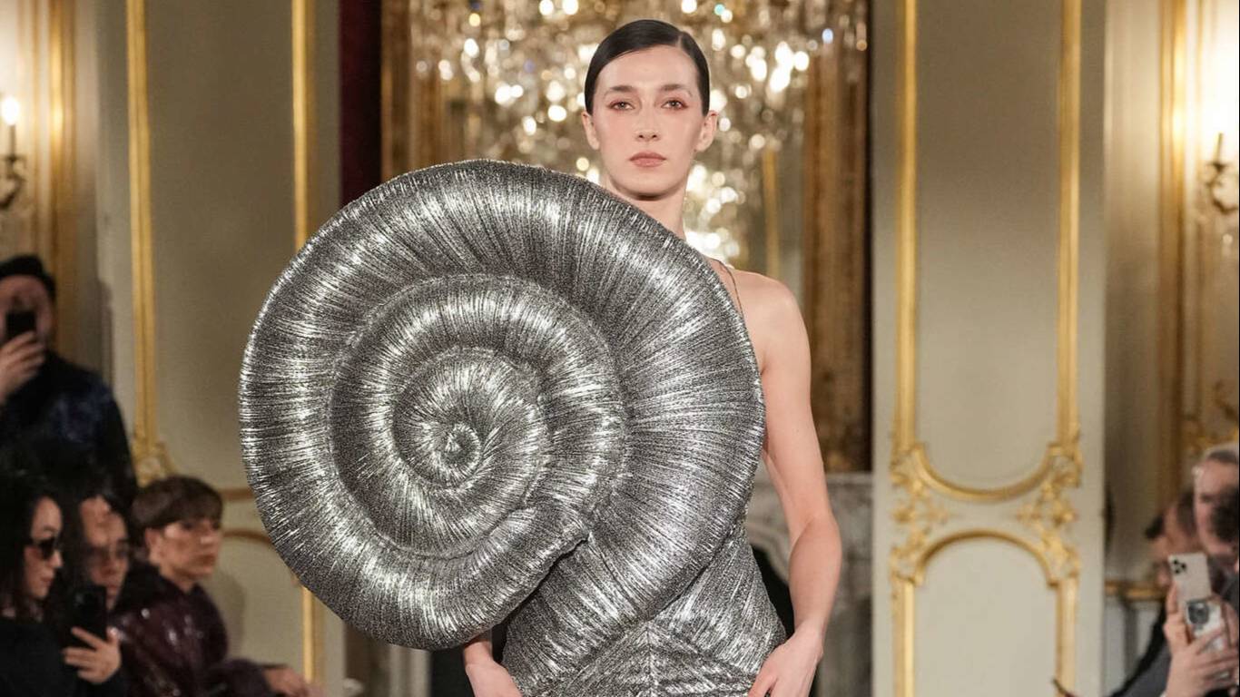 Lena Erziak ｜ Haute Couture Spring Summer 2025 ｜ Paris