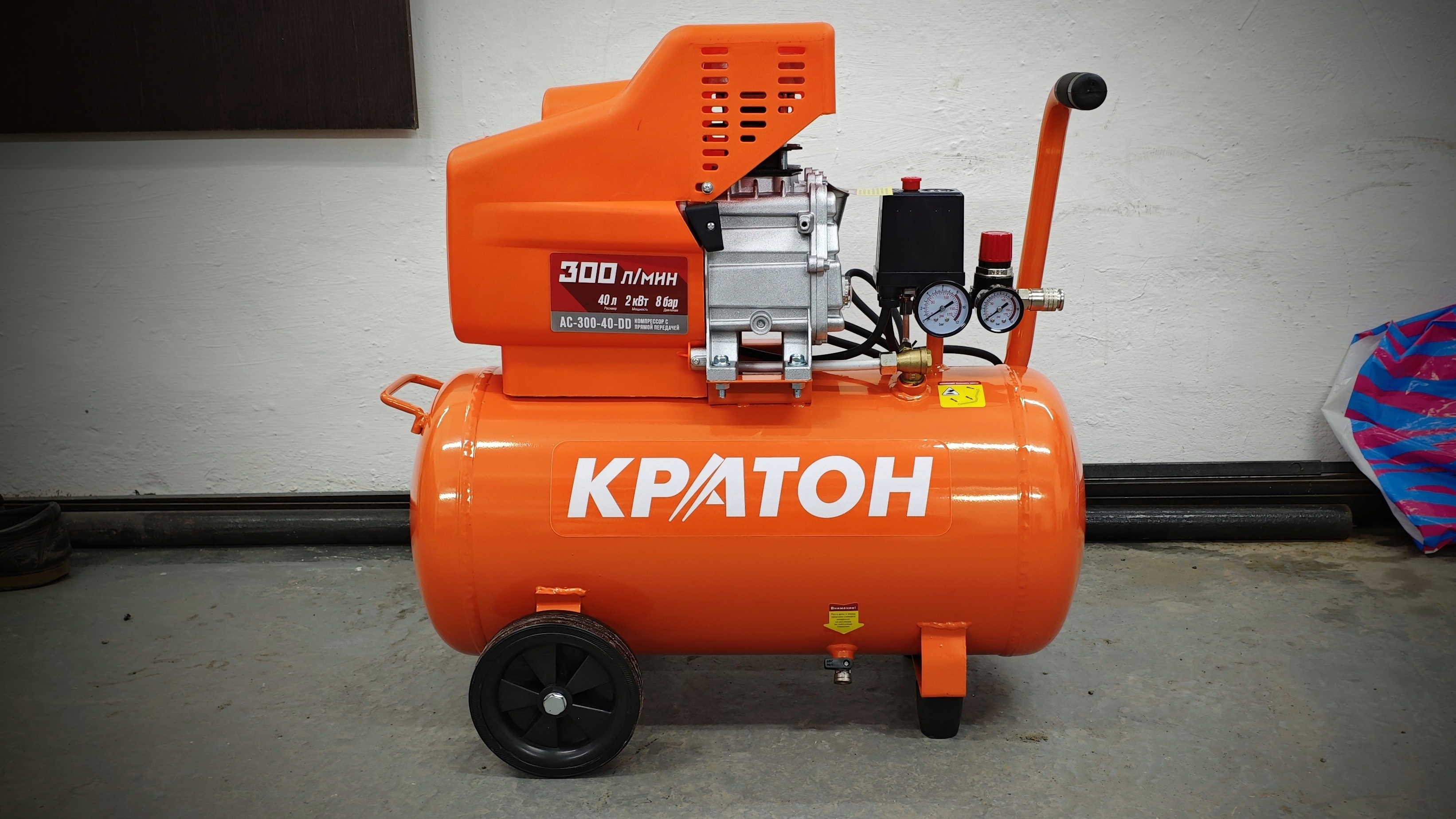 Обзор/распаковка Компрессор масляный Кратон AC-300-40-DD, 40 л, 2 кВт.
