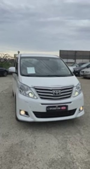 В продаже японский минивэн- Toyota Alphard all, 2012 г.