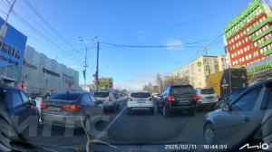 11.02.2025 Момент ДТП на ул. 10 лет Октября, возле ТЦ «Эльгрин» (Ижевск)