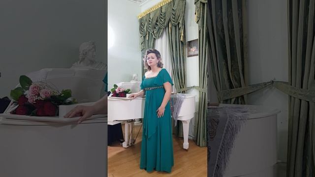 "А напоследок я скажу" (стихи Б.Ахмадулиной) поёт Софья Ковалёва
