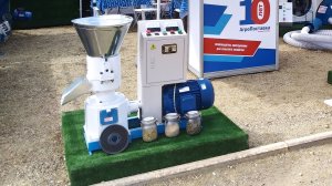 Мини гранулятор для домашнего хозяйства ZLSP-120. Гранулирует зерно с травой