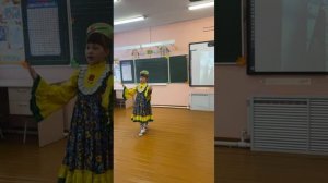 Татар булуыбыз белән горурланып яшик❤️!телебезне югалтмау безнең төп бурыч!
Амелия Игдисламова.