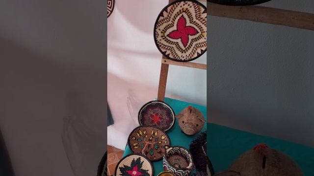Сувенирные лавки в порту Колон, Панама