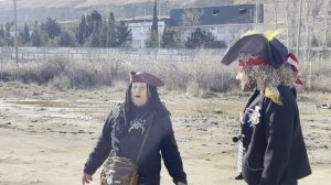 Пираты приехали в поселок Бугаз где ране стоял настоящий пиратский корабль