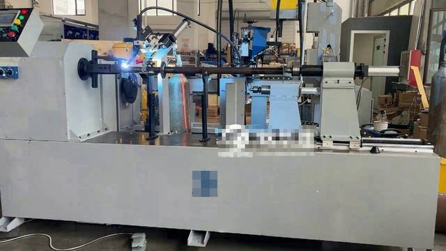 Установка для приварки трубы к пятке (опорной площадке)