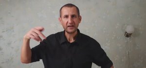 Худрук провинциального театра ругает труппу за косякии