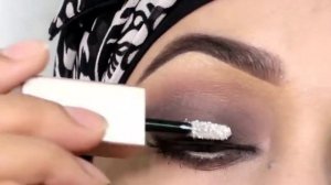 5 Minute Silver Glittery Eyes Makeup Tutorial For #shadiseason // Easy Makeup Tutorial For Beginner
